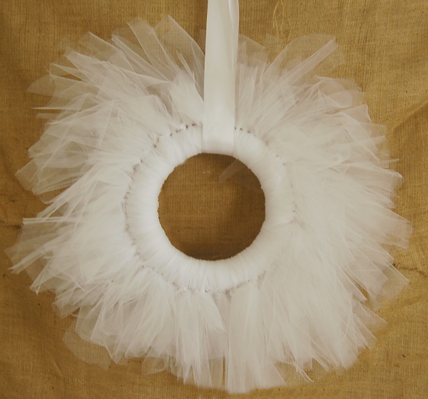 A Handmade Tale: Tulle Wreath Tutorial