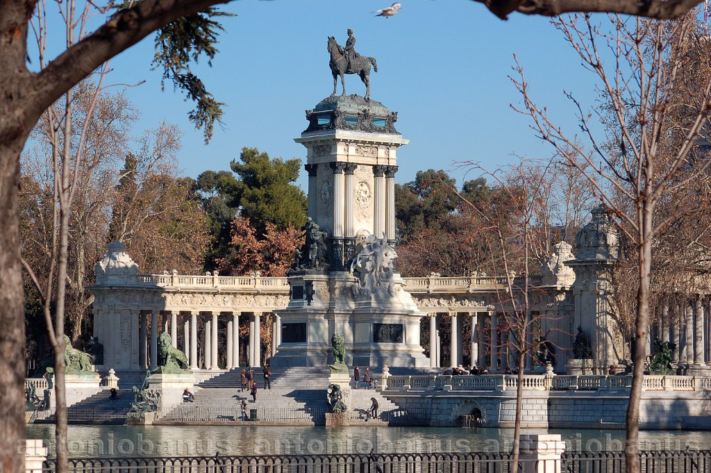 APRENDIENDO CON LA VISTA: ESTATUAS Y FUENTES DEL PARQUE DEL RETIRO III ...