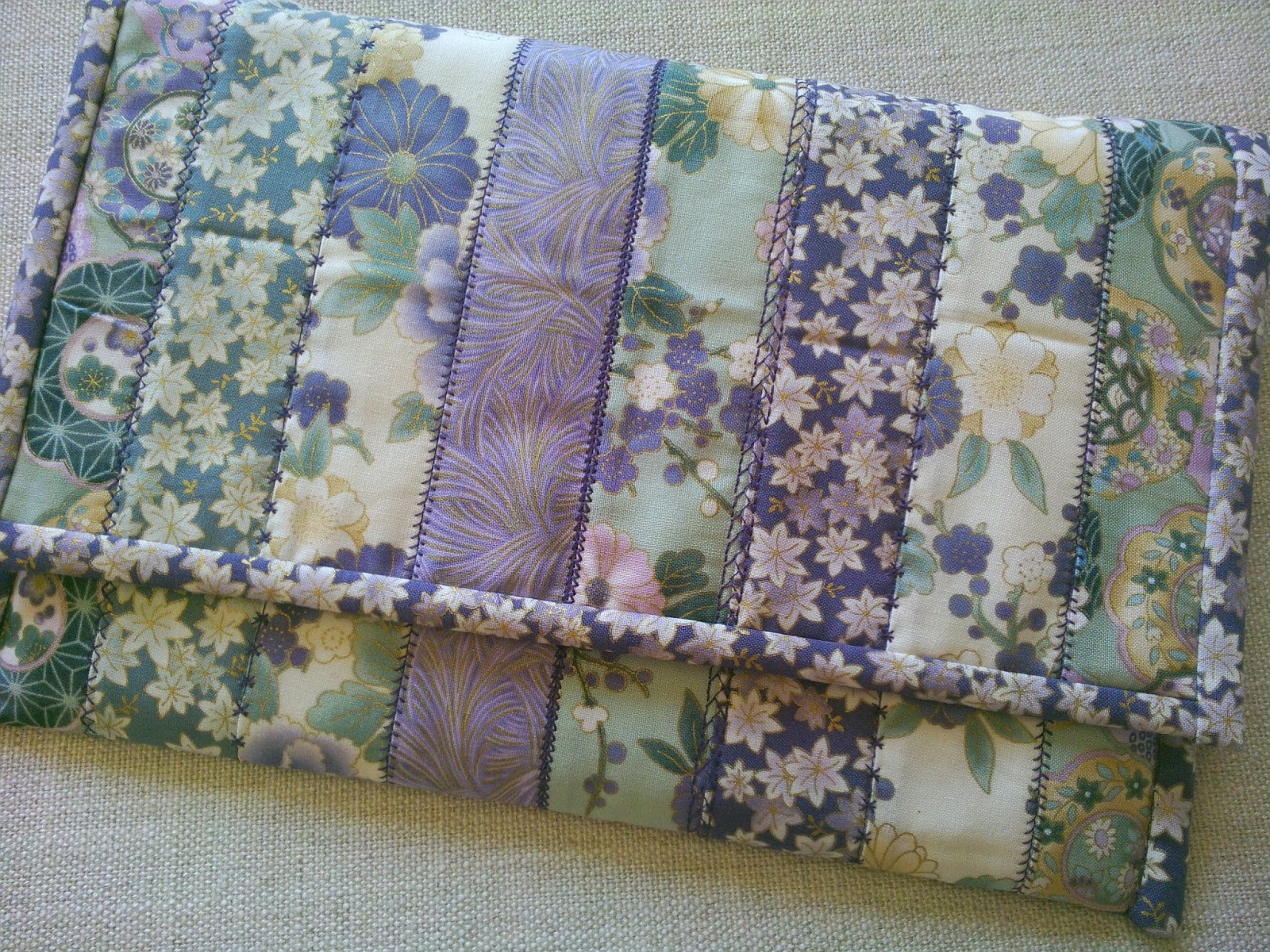 Weaving, knitting, crocheting...: Pad cover