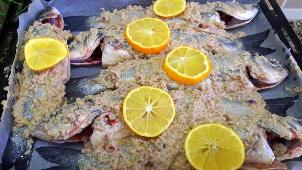 TAHİN SOSLU FIRINDA LEVREK (“Tajin Samak Bi Tahina”) | GÜLO ANNE MUTFAKTA