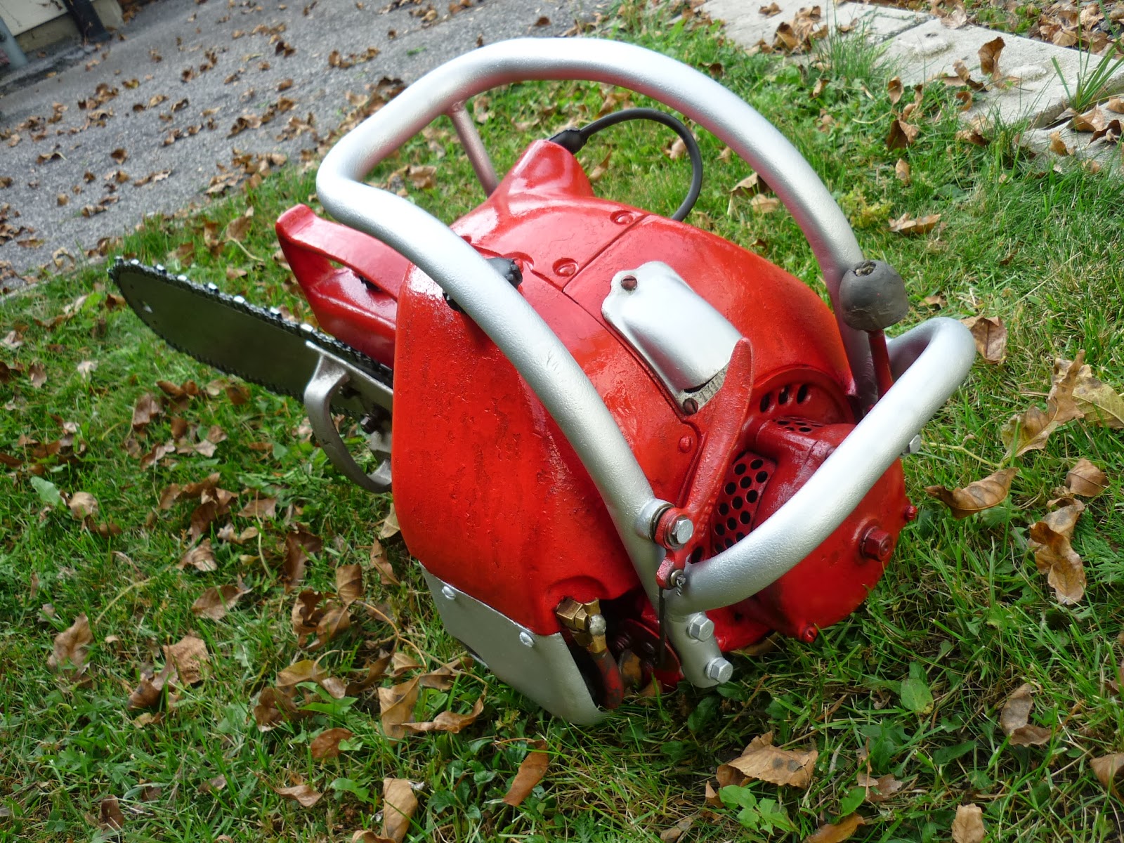 VINTAGE CHAINSAW COLLECTION: PM REDHEAD.
