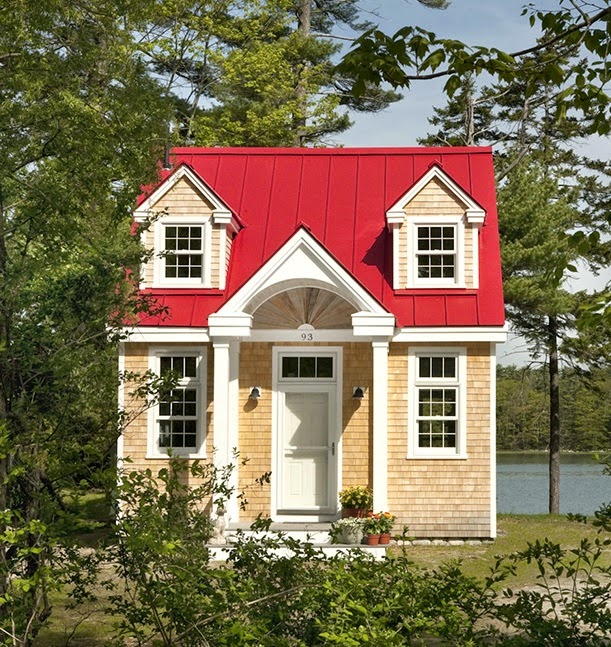 Self Sustaining Property: Tiny Houses in Maine