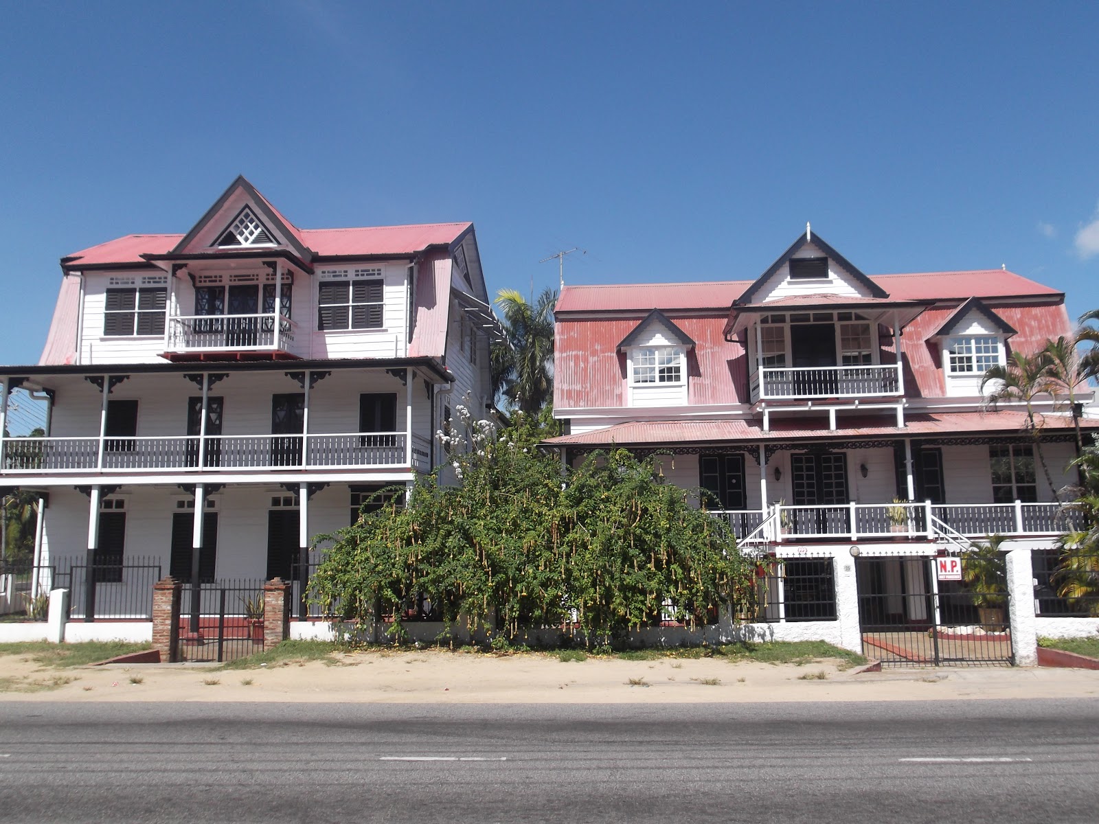 Jildert en Eva's fotopagina voor Suriname: Koloniale huizen part 2