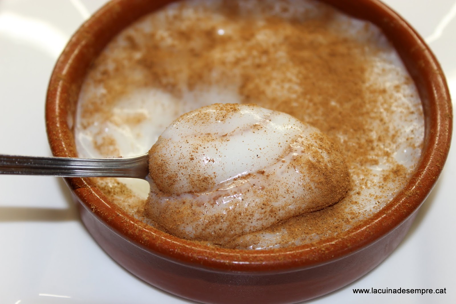Menjar blanc, una de les postres més tradicionals i antigues de ...