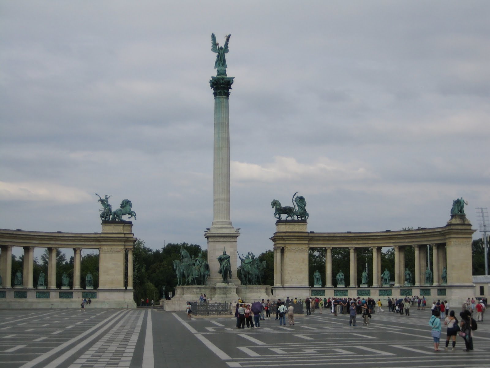 Desert Woman On the Road: Budapest Rocks!