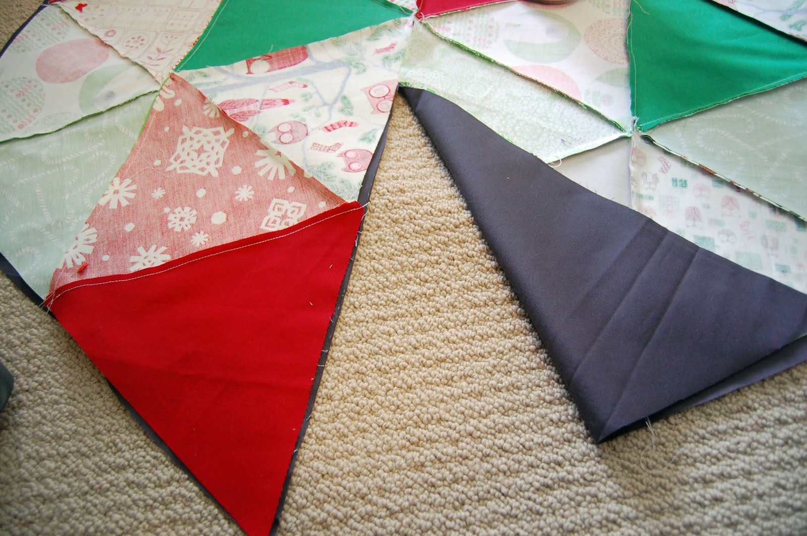 Jaceycraft: HCB: Hexagon Tree Skirt Tutorial