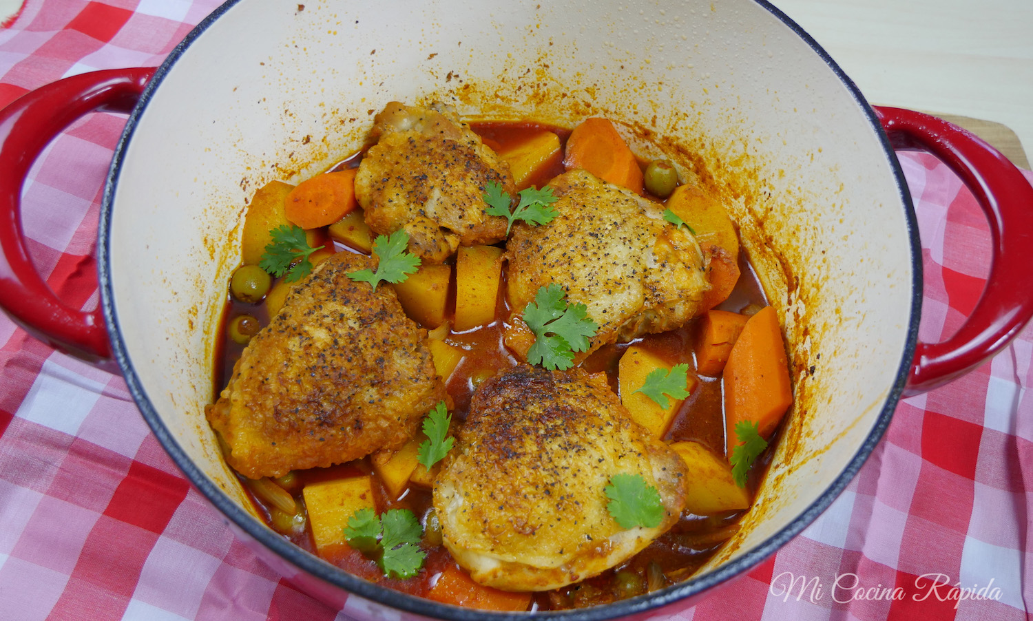 Pollo en Salsa Con Chorizo