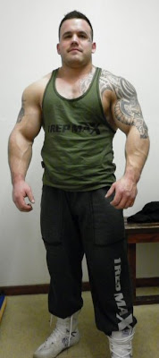 LA PERFECTION FAITE HOMME: AARON LAMBO 01