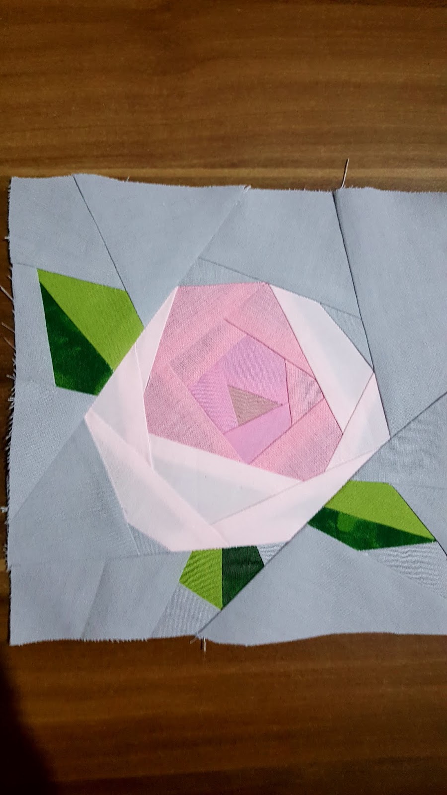paper pieced rose pattern | All about patchwork and quilting