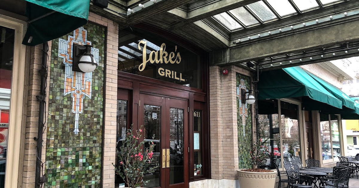 Nomadic Newfies: A Little Portland Architecture