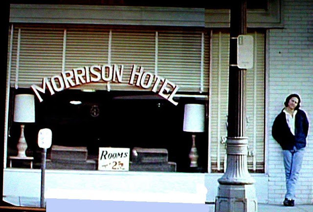 30 Rare Behind the Scenes Photographs From the Morrison Hotel's Album ...