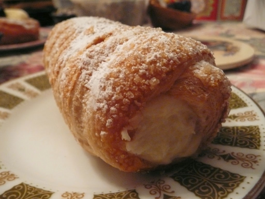 Mimi's Cake Tour: St Phillips Bakery