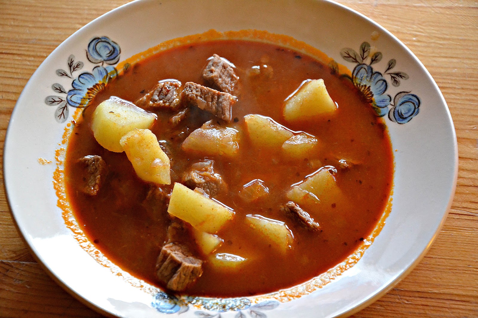 Brit`s små puslerier: Eg har laga Gulasj