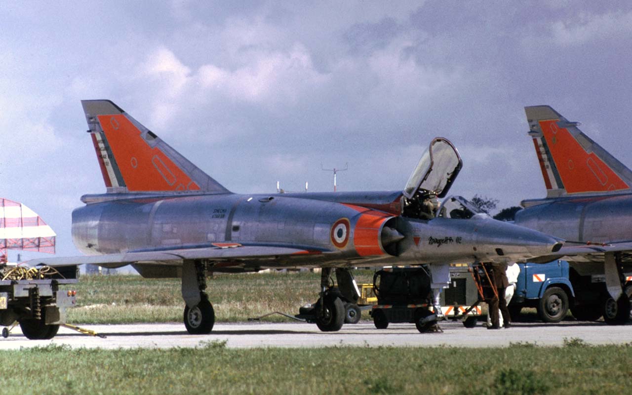 nhungdoicanh: Dassault Mirage IIIR / RD