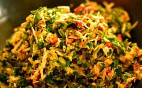 Lawar Ayam, Kuliner Khas Bali Yang Menggugah Selera - Resep Masakan ...