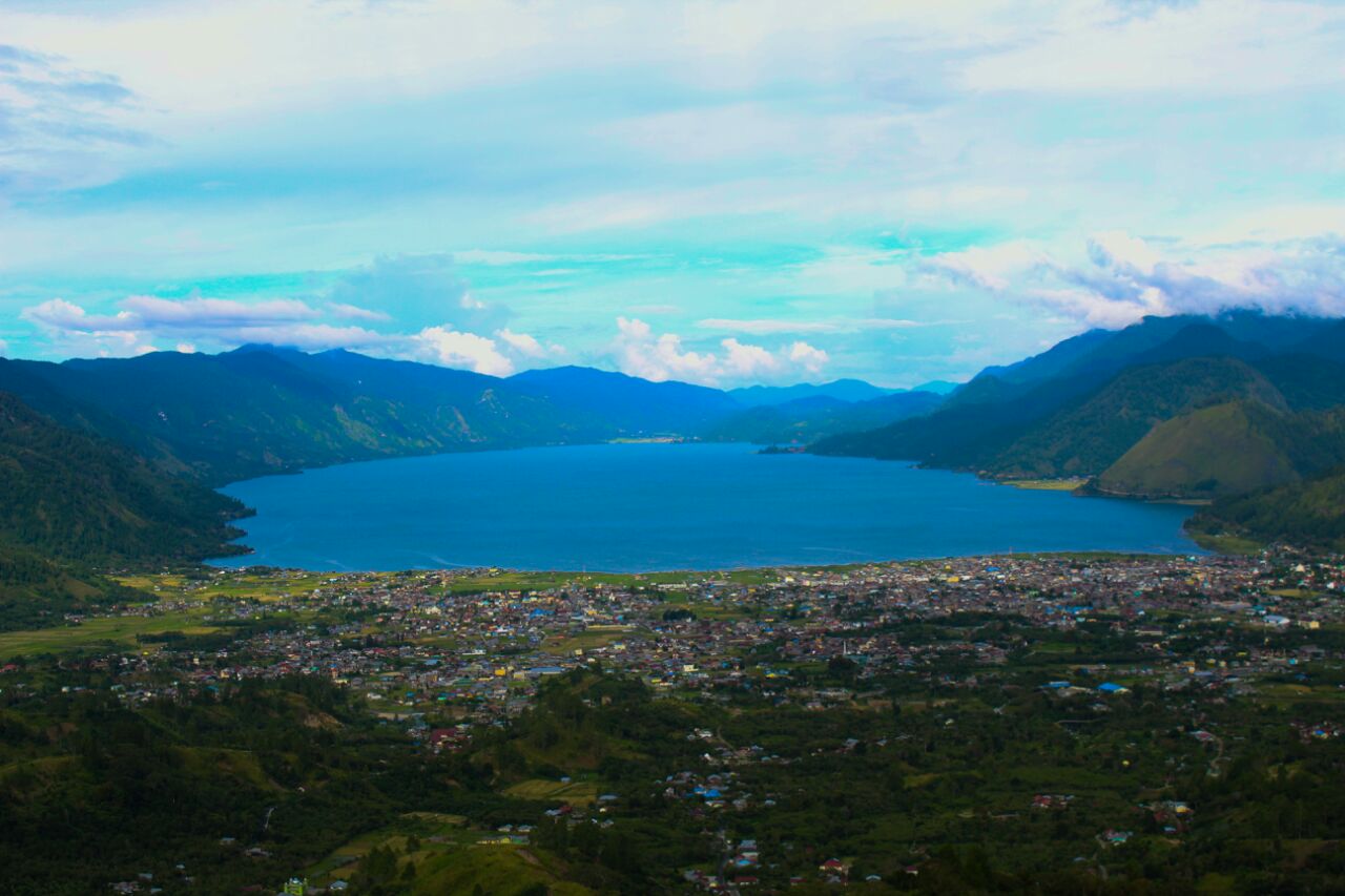 Keindahan Negeri Di Atas Awan