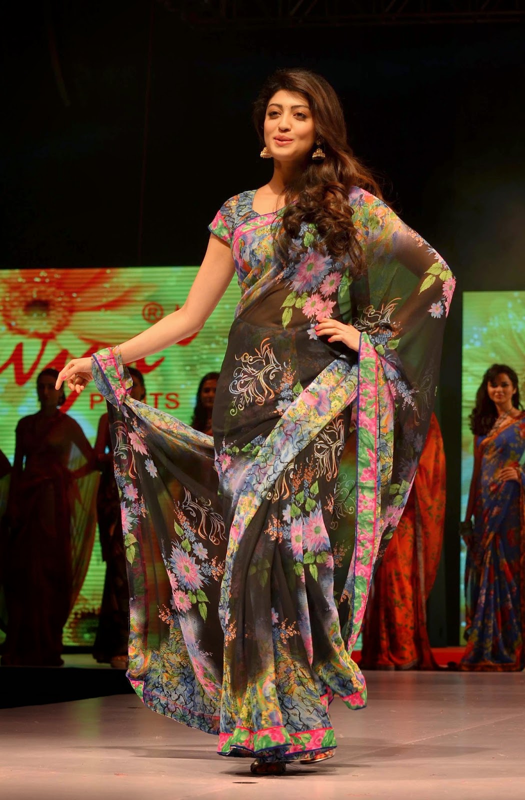 Pranitha ramp walk in Saree at Fashion Thrills Fashion Show | Stylish ...