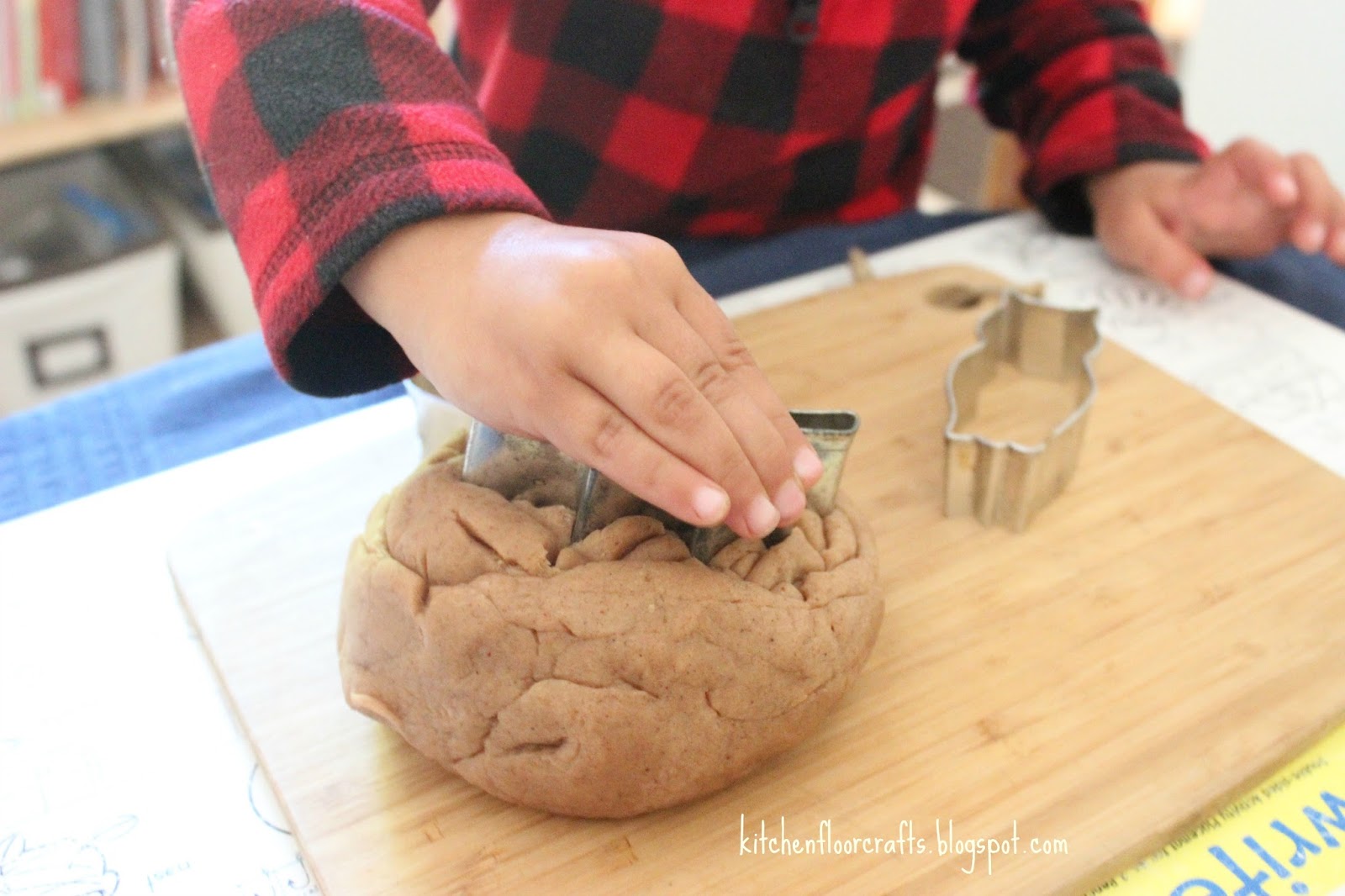 Kitchen Floor Crafts: Fall Spice Playdough