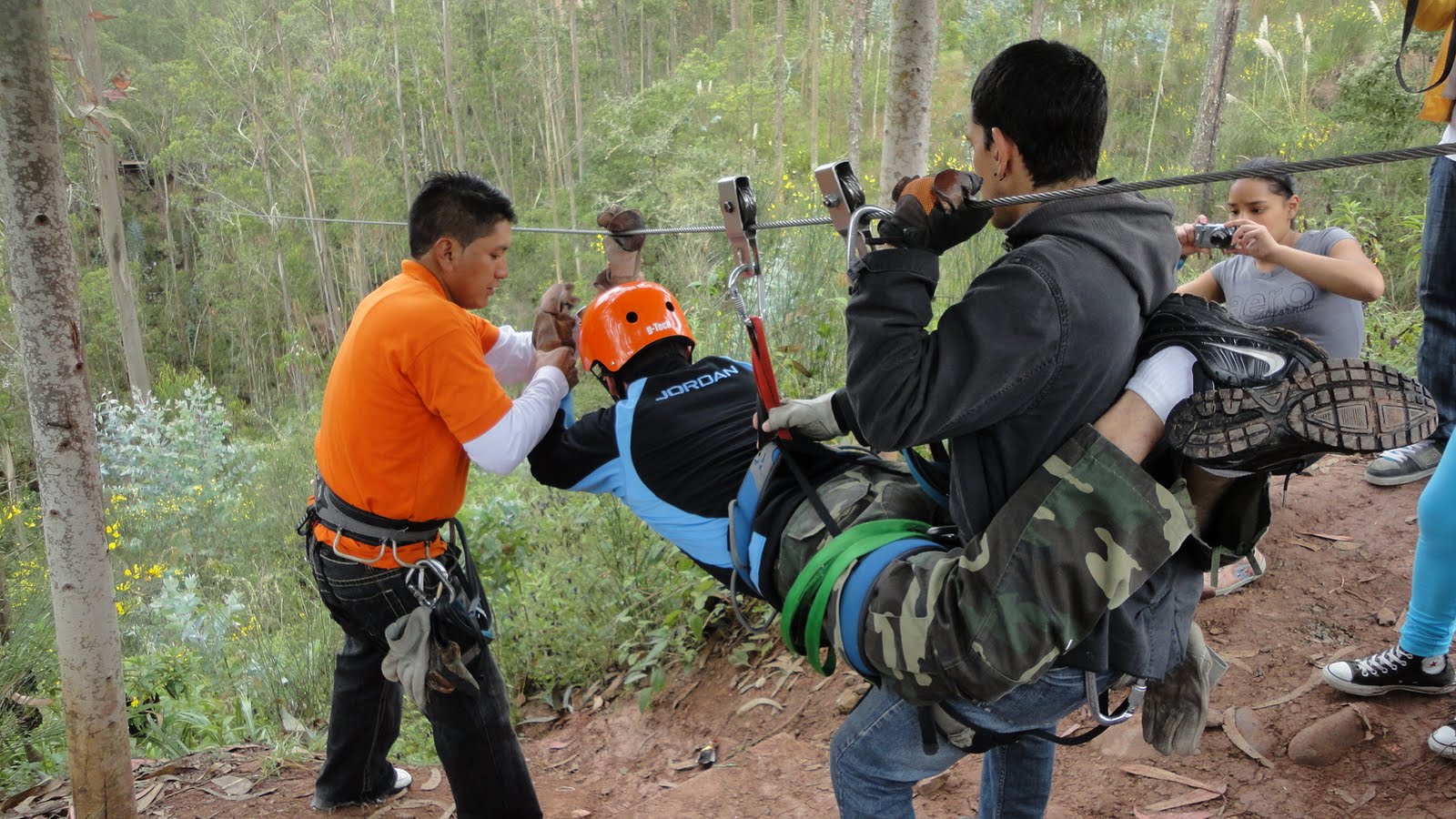Experiencias Extremas: Cuenca Canopy