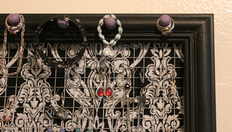 Celadon Alley: DIY Picture Frame Jewelry Display