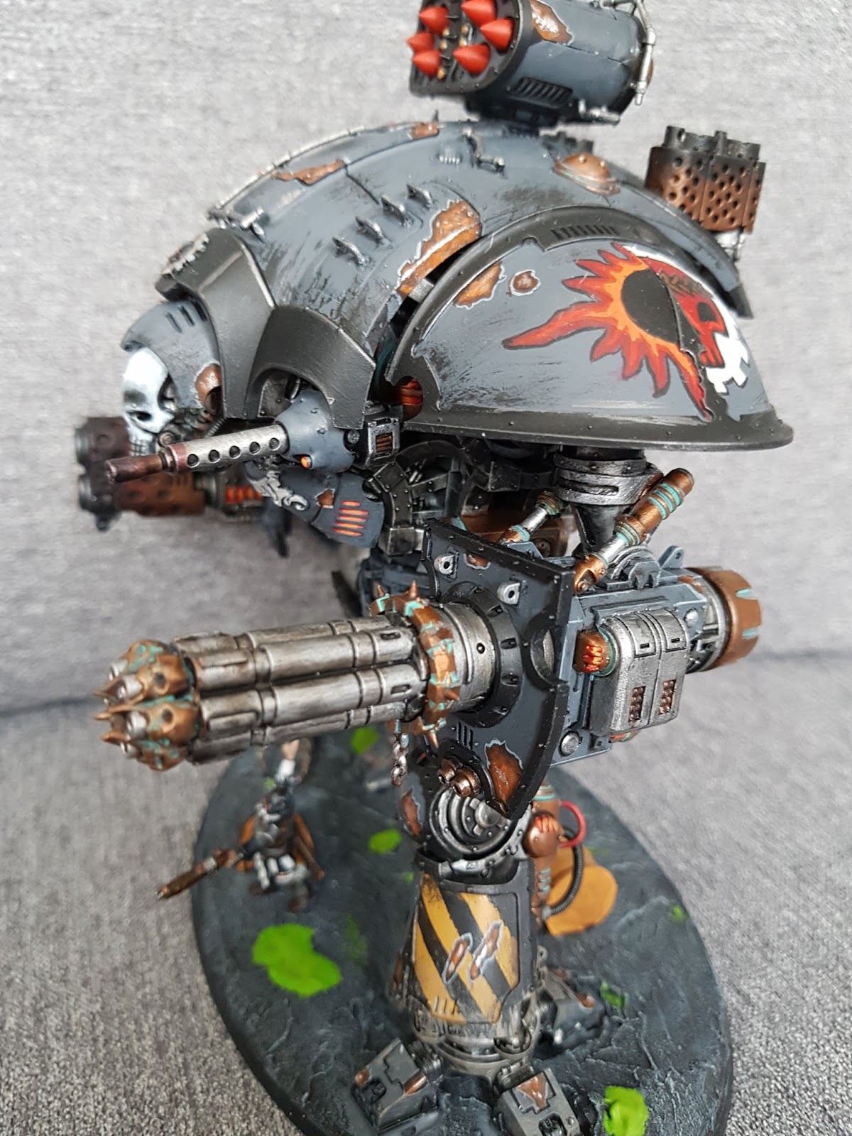 What's On Your Table: Dark Mechanicum Imperial Knight - Faeit 212