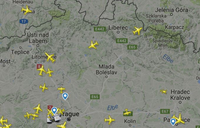 Trávník a věci okolo: Nad námi létá mnoho letadel