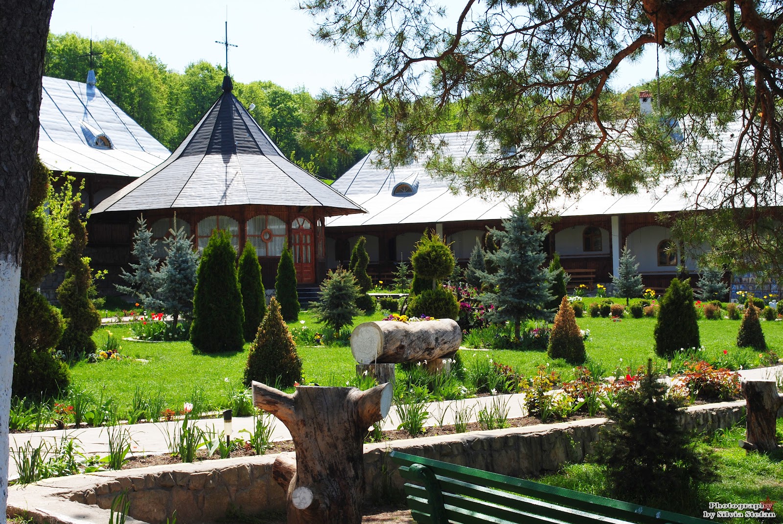 Manastirea Bujoreni (Magarul)