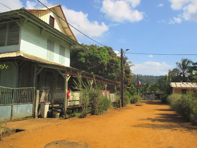 Guyane : Une visite au village de Kaw - Les rêveries d'Isisya