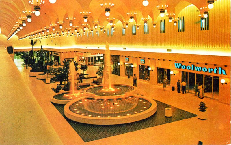48 Amazing Pics Show American Shopping Malls in the 1950s and 1960s ...