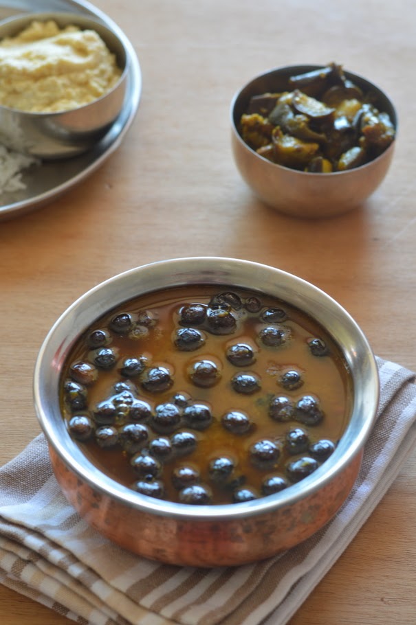 Palakkad Chamayal: Chundakkai Kuzhambu/Sundakkai Kuzhambu