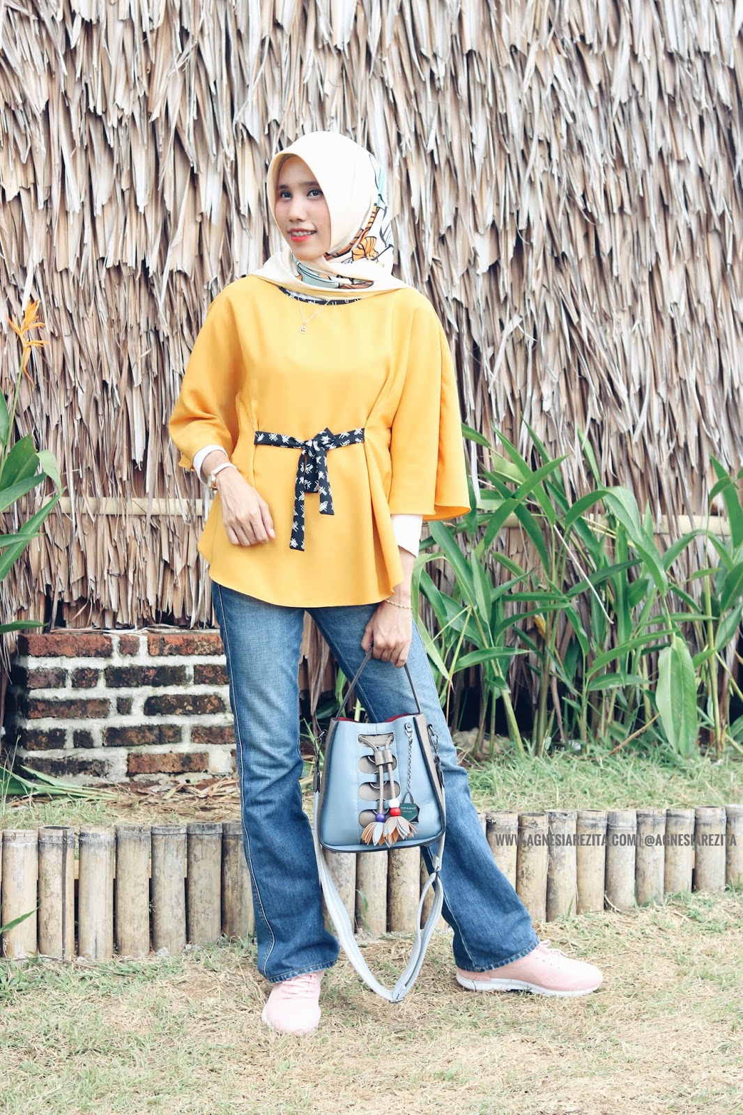 Selfie Gratis di Sun Flower Garden Komplek River Valley Simalingkar ...