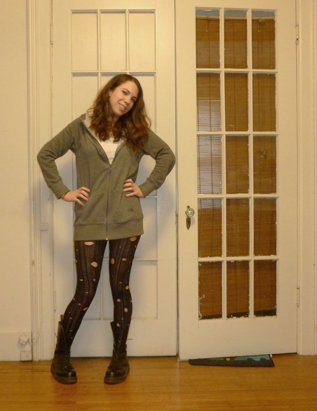 Letters from the Lighthouse: DIY Ripped Tights