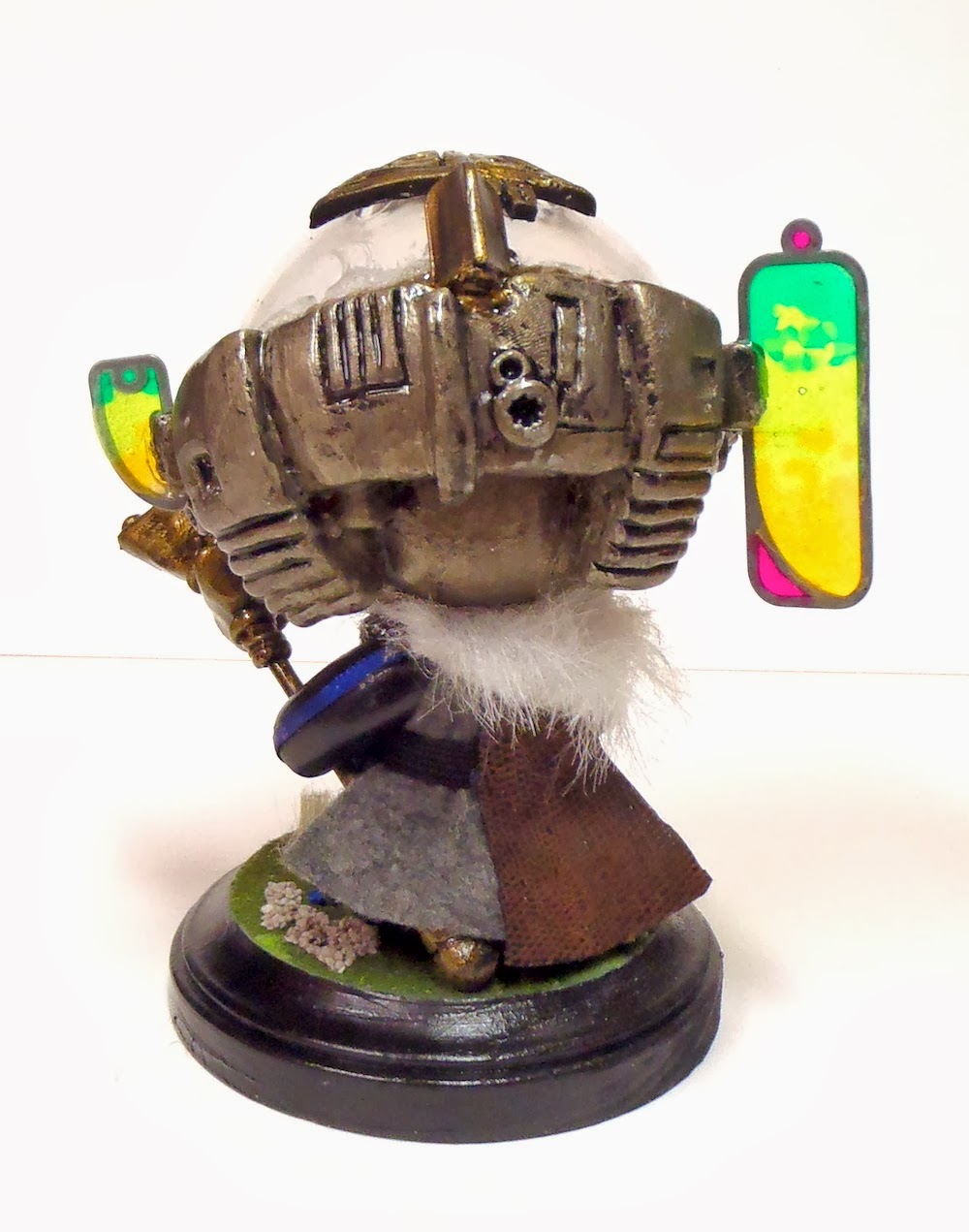 Taylor's Sweet Little Art and Nerd Site: Custom Toy of the Day- The Judge!