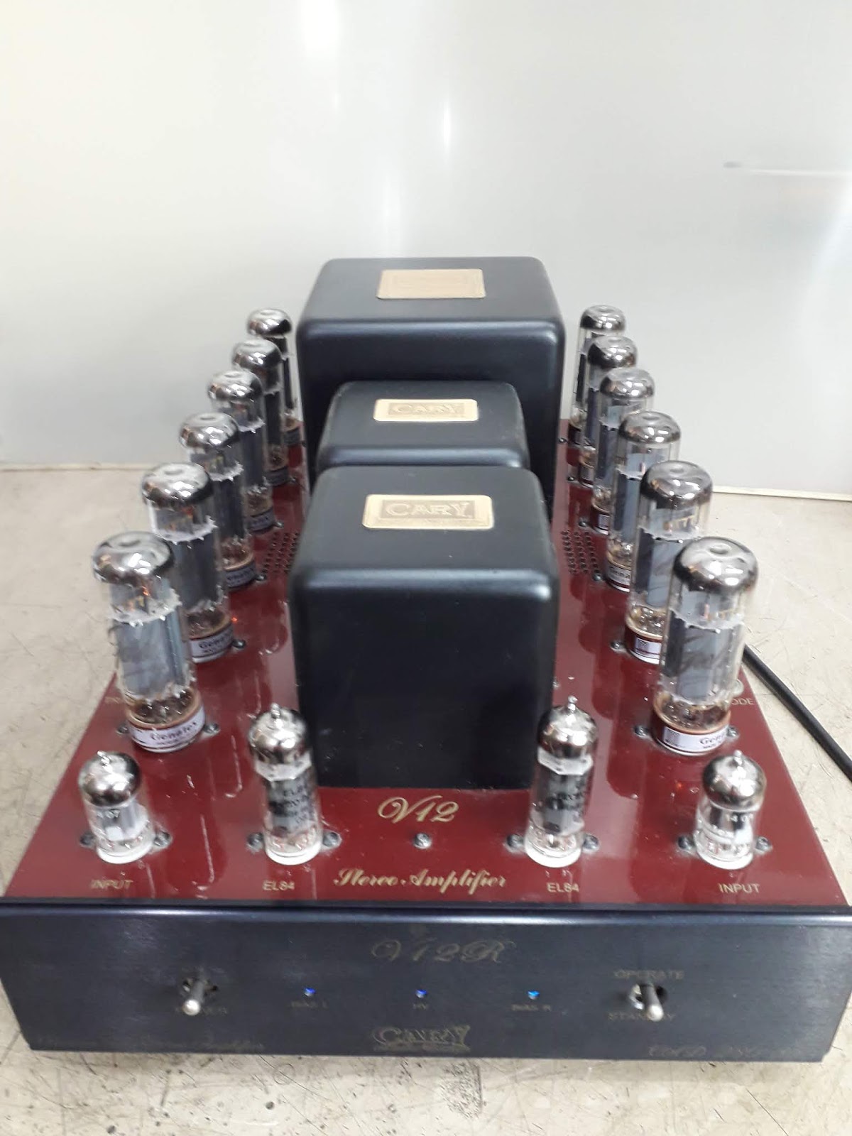 תיקון פטיפונים - ראש אלקטרוני: Cary V12 Stereo Amplifier