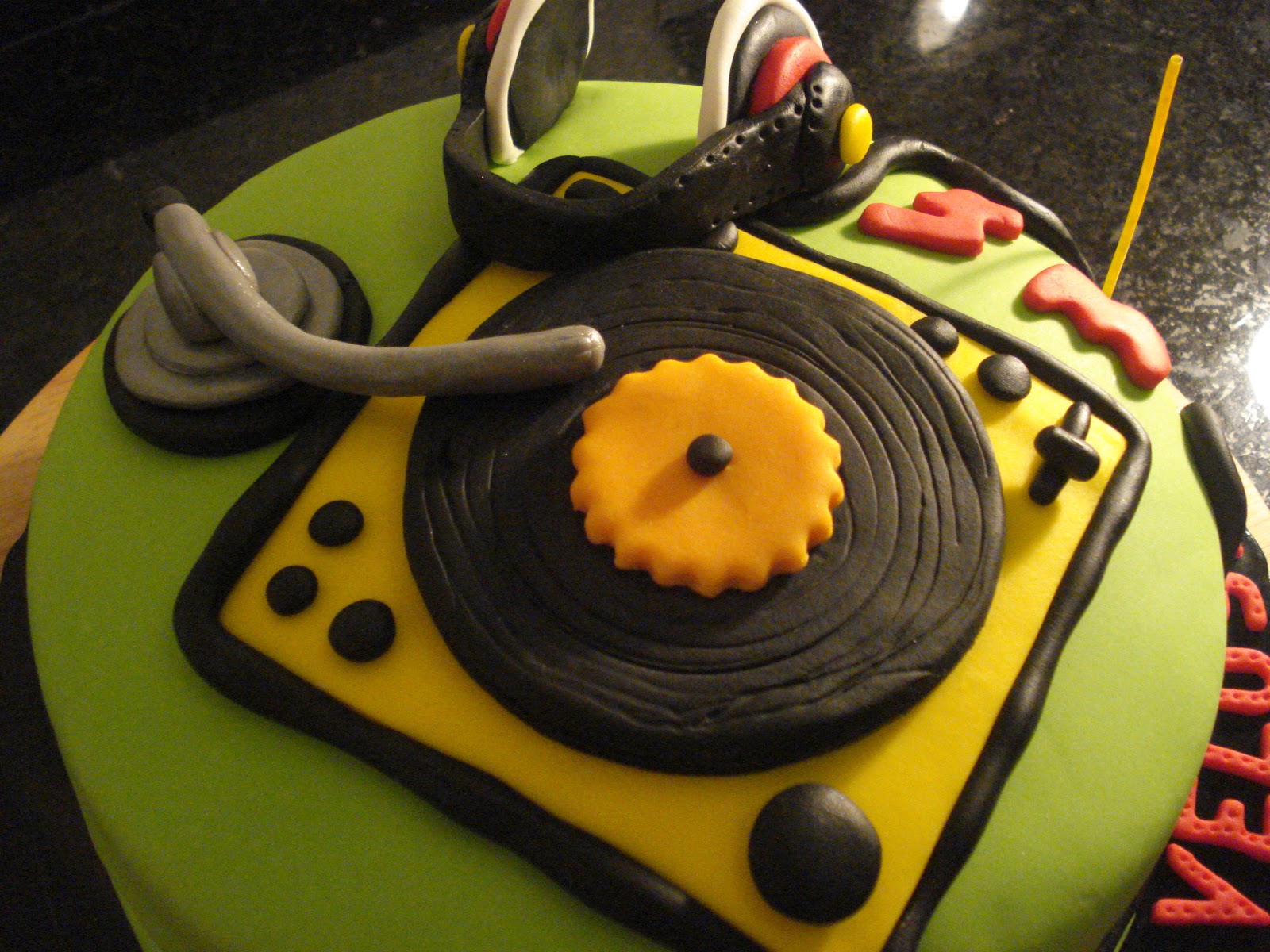 My Pink Cake by Sofia Rosa: Bolo DJ