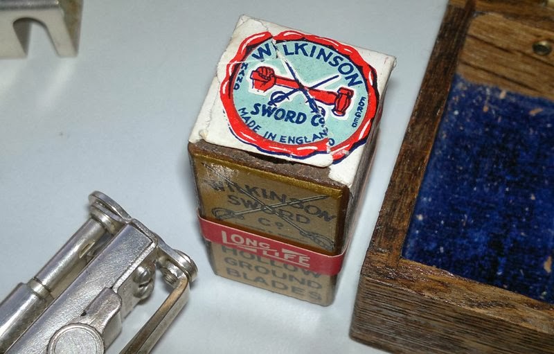 STEFANO'S VINTAGE & RETRO: Wilkinson Sword Empire Razor set