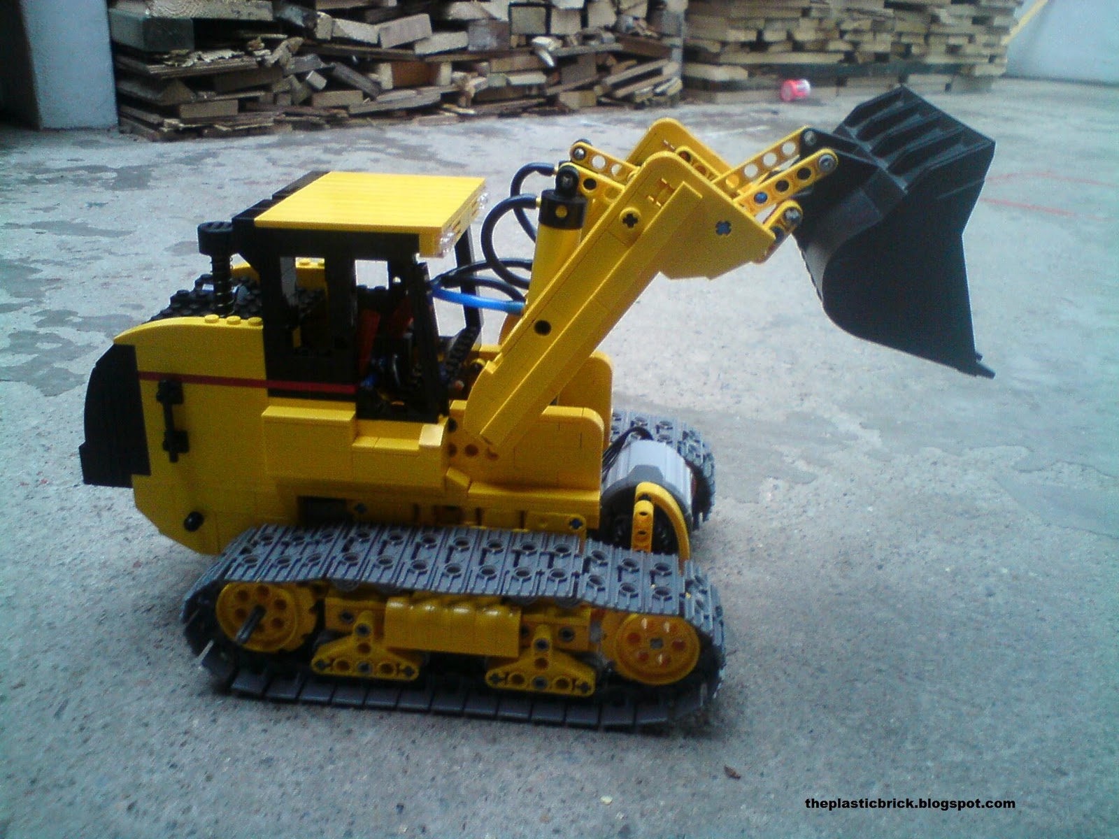 Crawler Front Loader | The Plastic Brick Blog