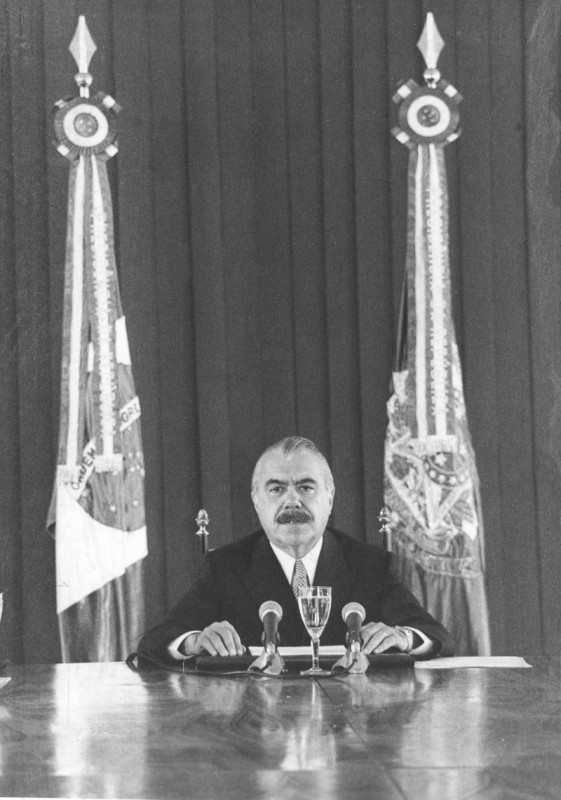 Prof. Raphael: O Governo Sarney (1985-1989)