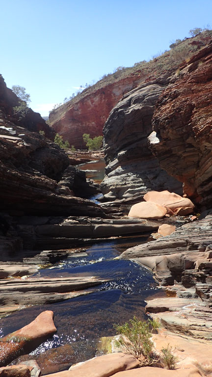 Jo & Stephen & a 4x4: Tom Price (The Pilbara) with a view of Mount ...