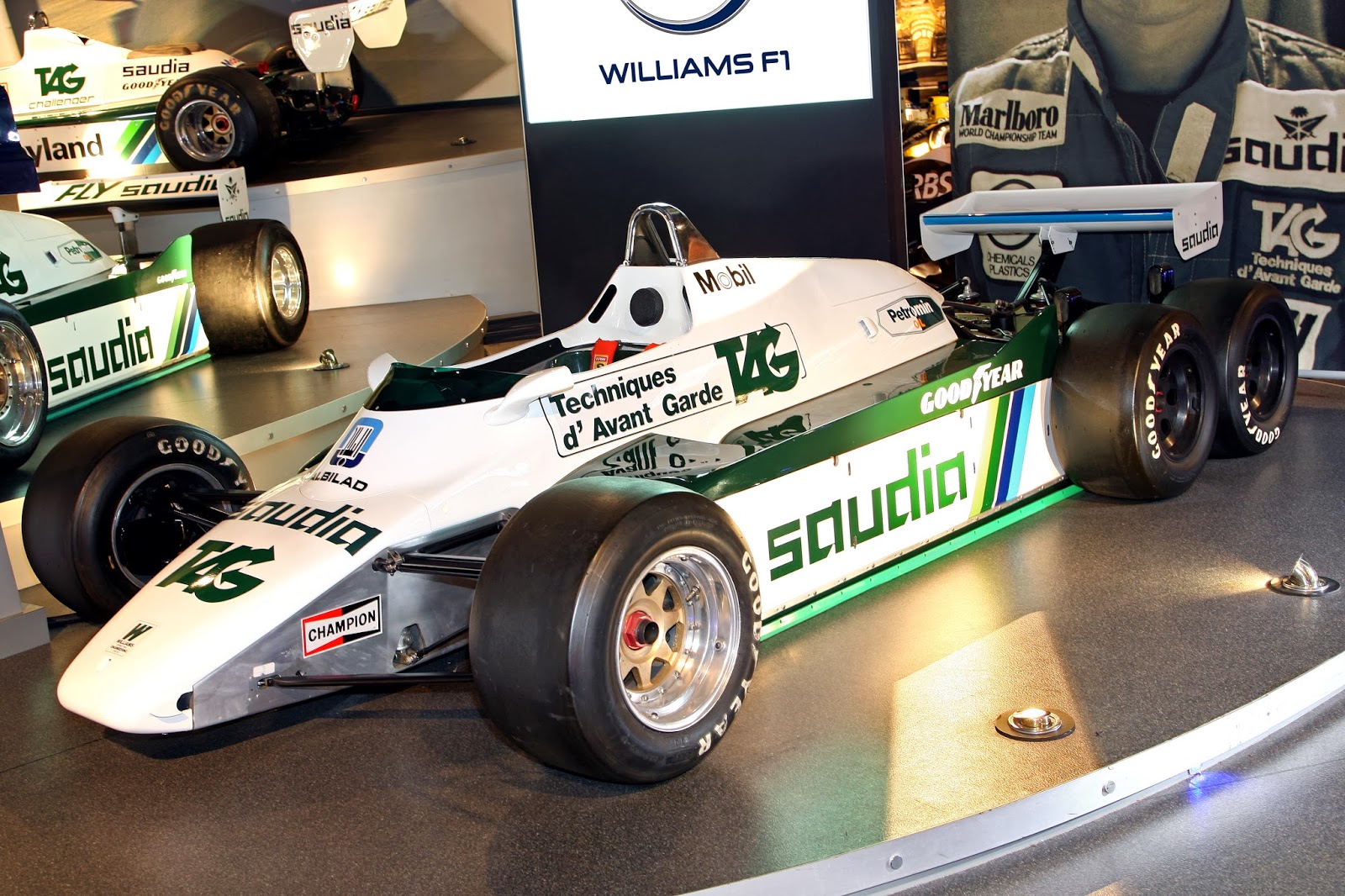 Redline MotoBlog: Szybkie i nieznane: Williams FW08B