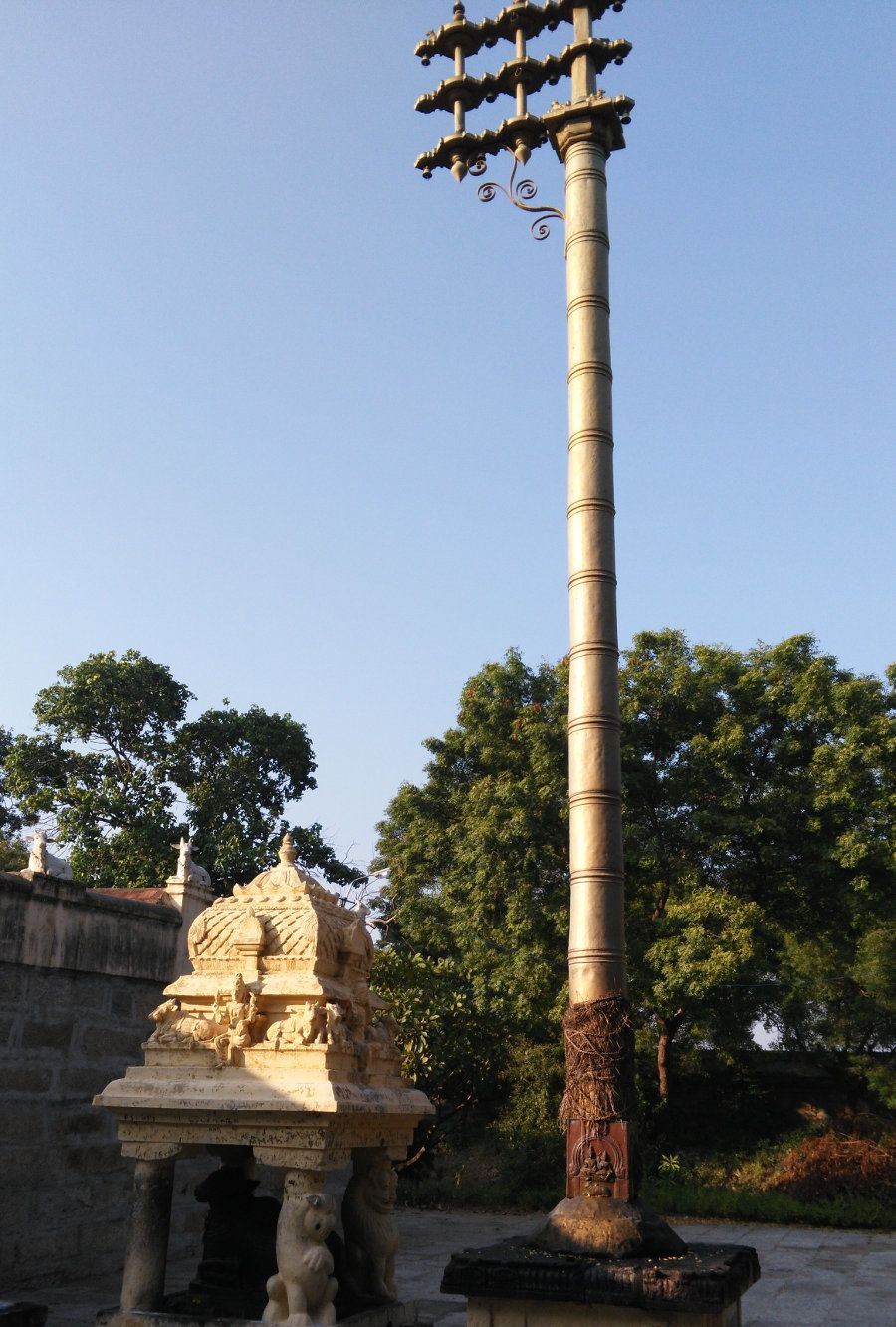 Tamilnadu Tourism: Jalanatheeswarar Temple, Thakkolam – The Temple