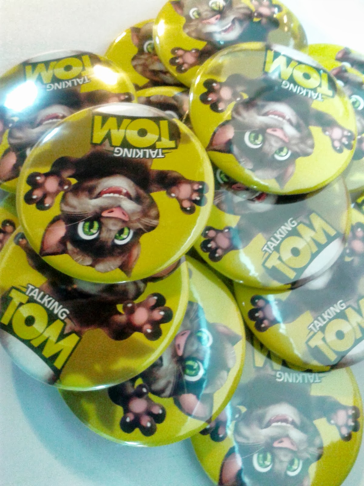 Button Badge Minion & Talking Tom ~ Button Badge Mania