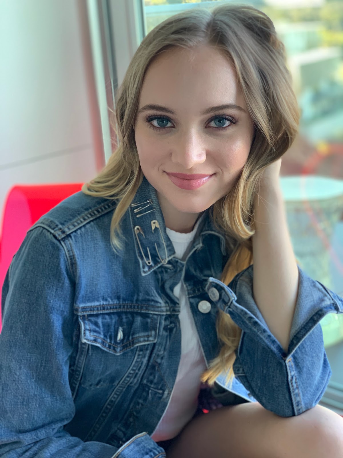 Starlet Arcade: Belle Shouse