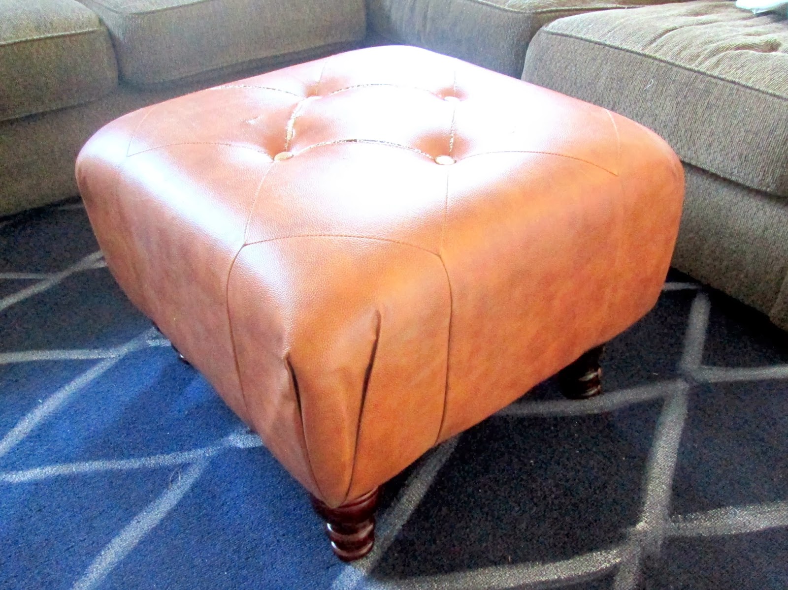 Chelsea's Garage: Make your own pattern + recover an ottoman!