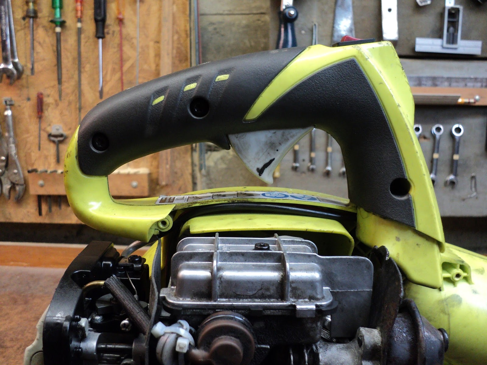 Rouge River Workshop: Ryobi RY09466 Leaf Blower Tear Down