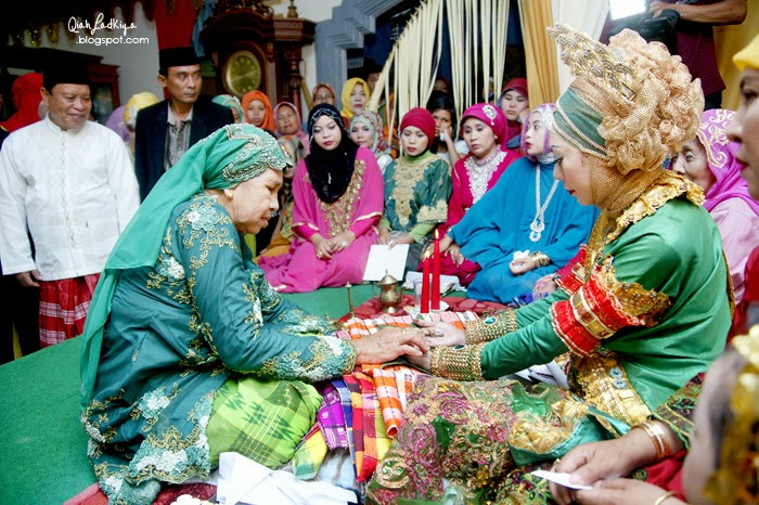 Keunikan Tradisi Pernikahan Adat Suku Bugis | Jendela Seni