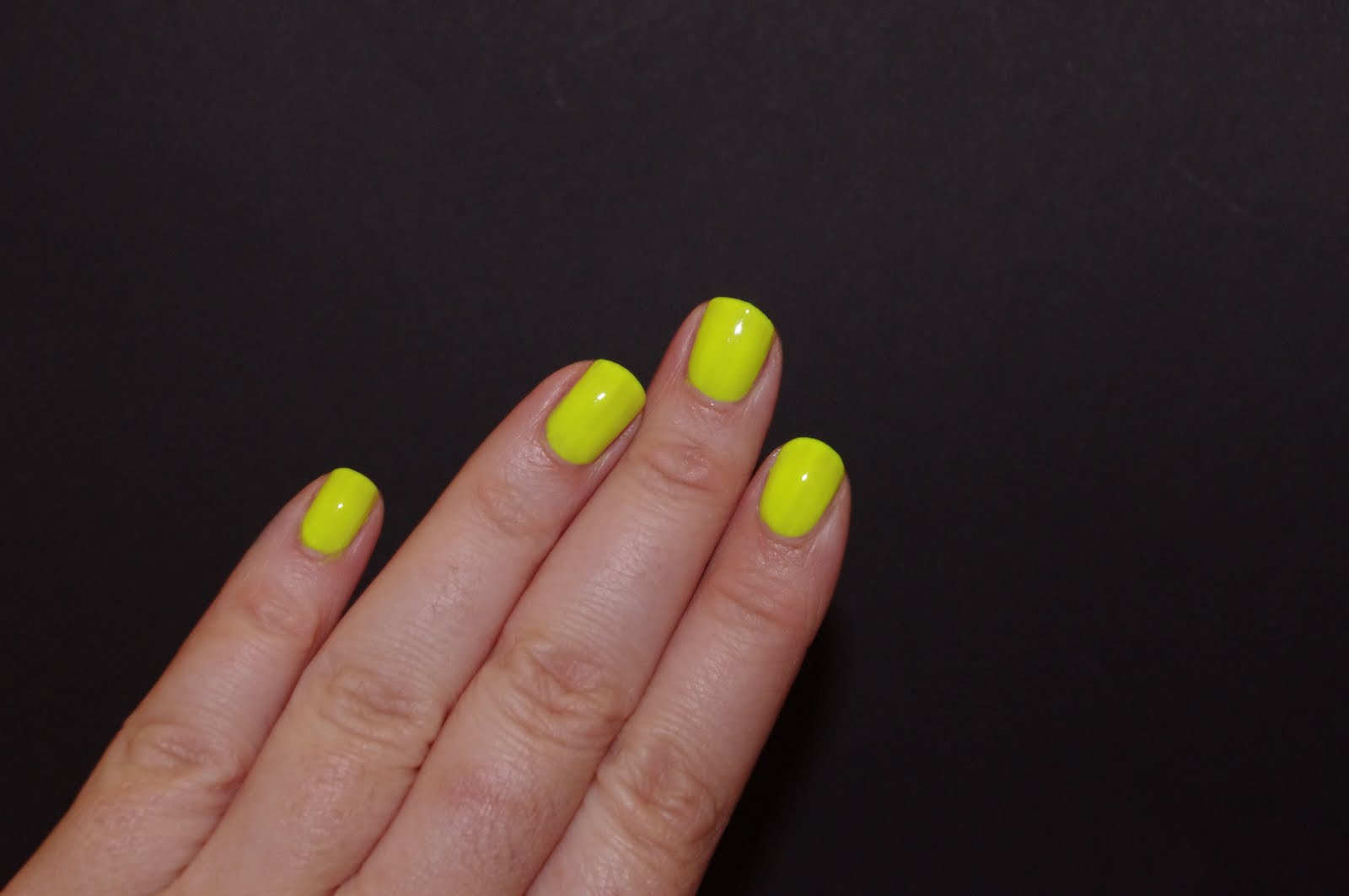 My little world of polish by Lily Nail: Essie funky limelight and ...