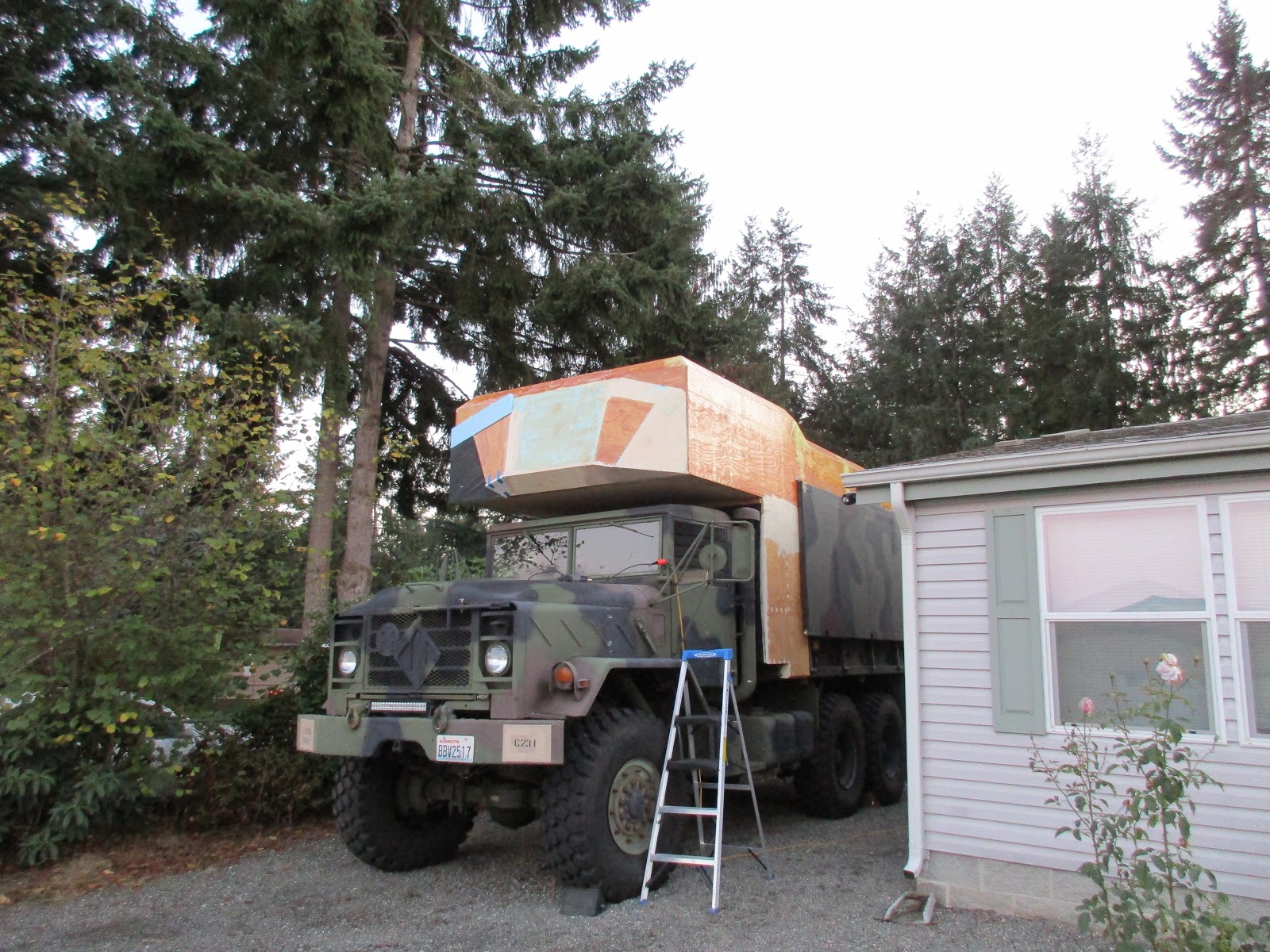 "TIFFANY" The Dragon Wagon Mega Camper: 10/13/2017