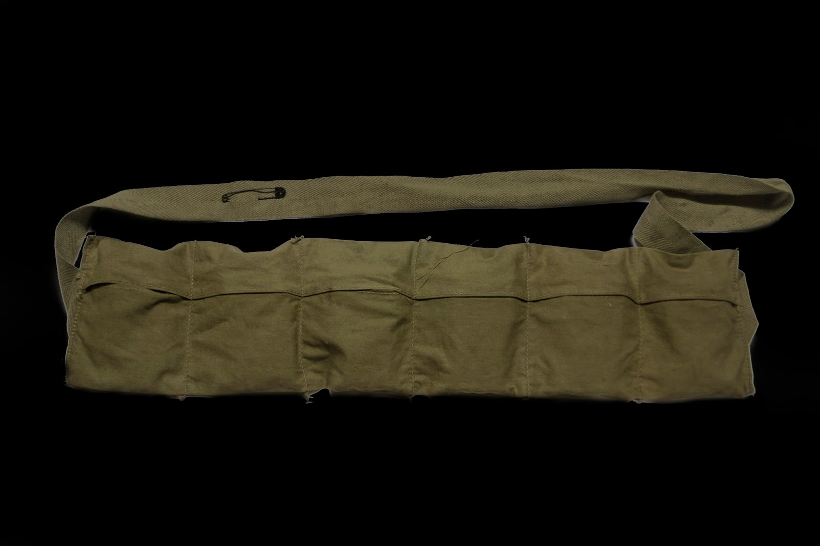 Militaria et WW2: US M1 Garand and Carbine Bandolier. Cotton.