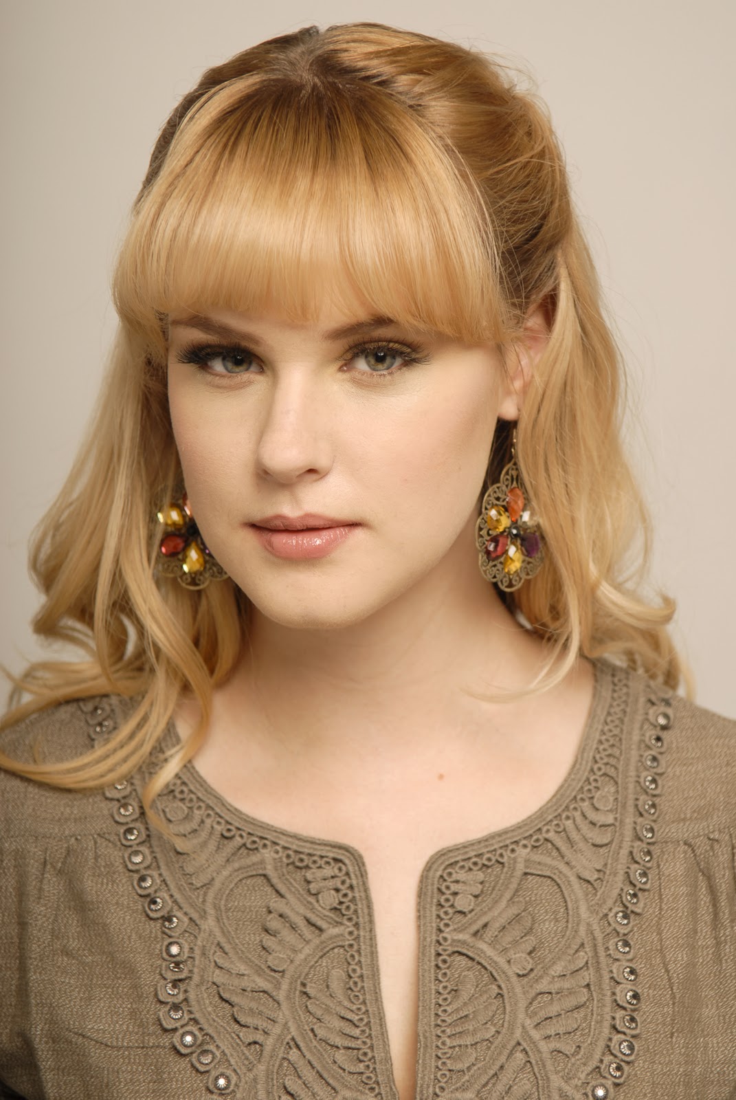 Emily St. Pierre - Make-up Artist: Beauty Make-up